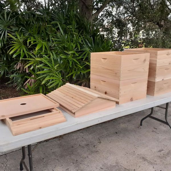 May 29, 2023: Western Red Cedar Hives - Jillibees Apiary